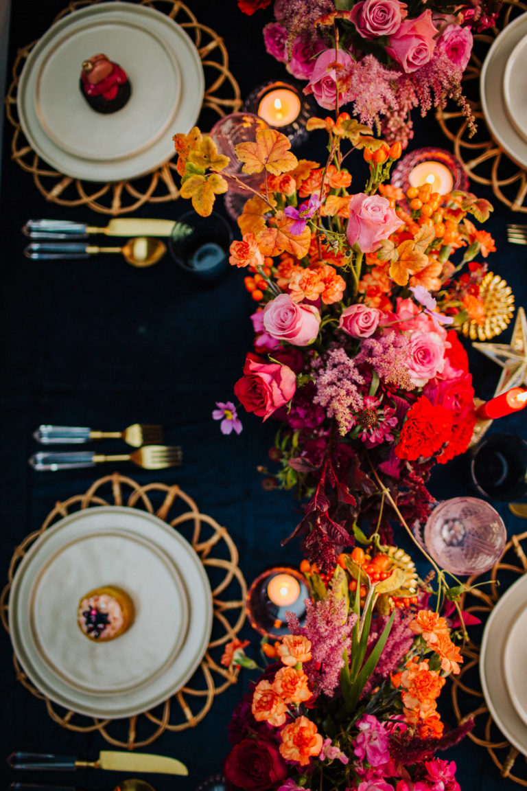 Vibrant, festive dinner party inspiration - Rich coloured florals ...