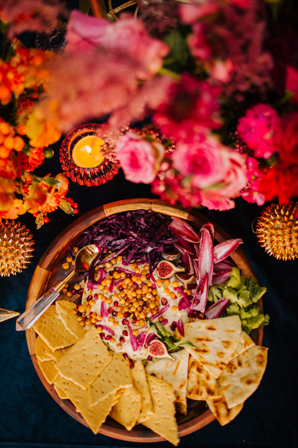 Vibrant, festive dinner party inspiration - Rich coloured florals ...